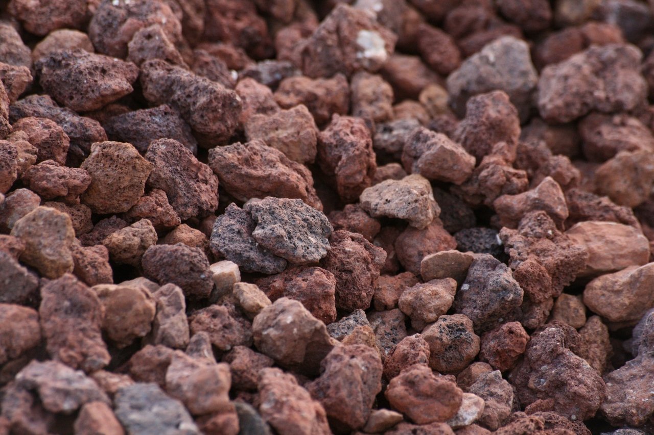 Pierre Volcanique rouge, pouzzolane roche basaltique – Vetonek.be