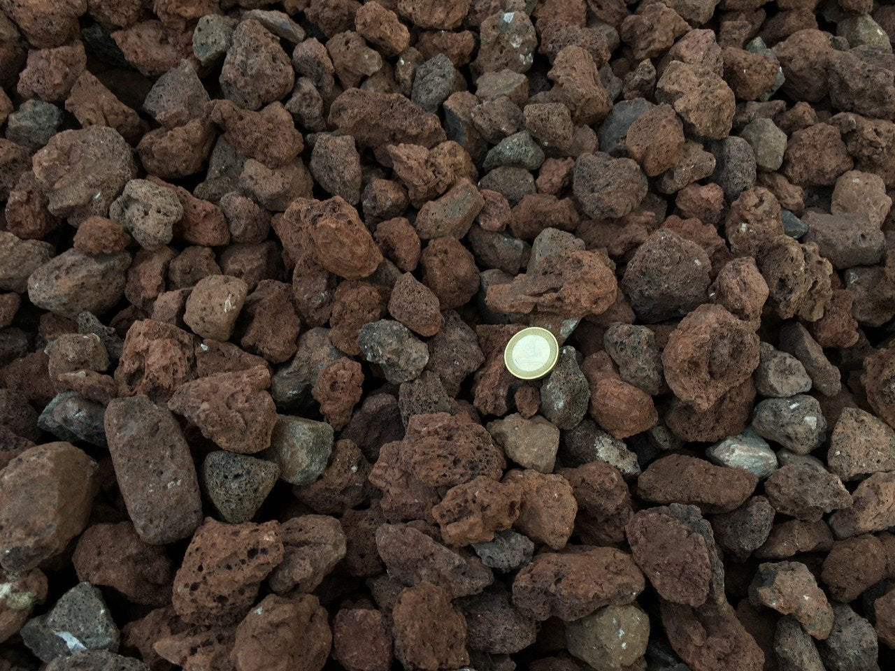 Pierre Volcanique rouge, pouzzolane roche basaltique – Vetonek.be